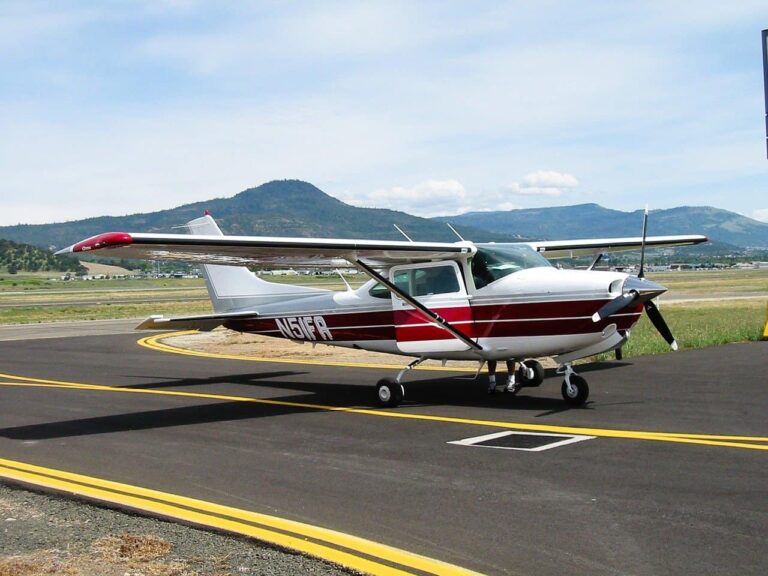 ¡Descubre las similitudes y diferencias clave entre el Cessna 182 y el ...